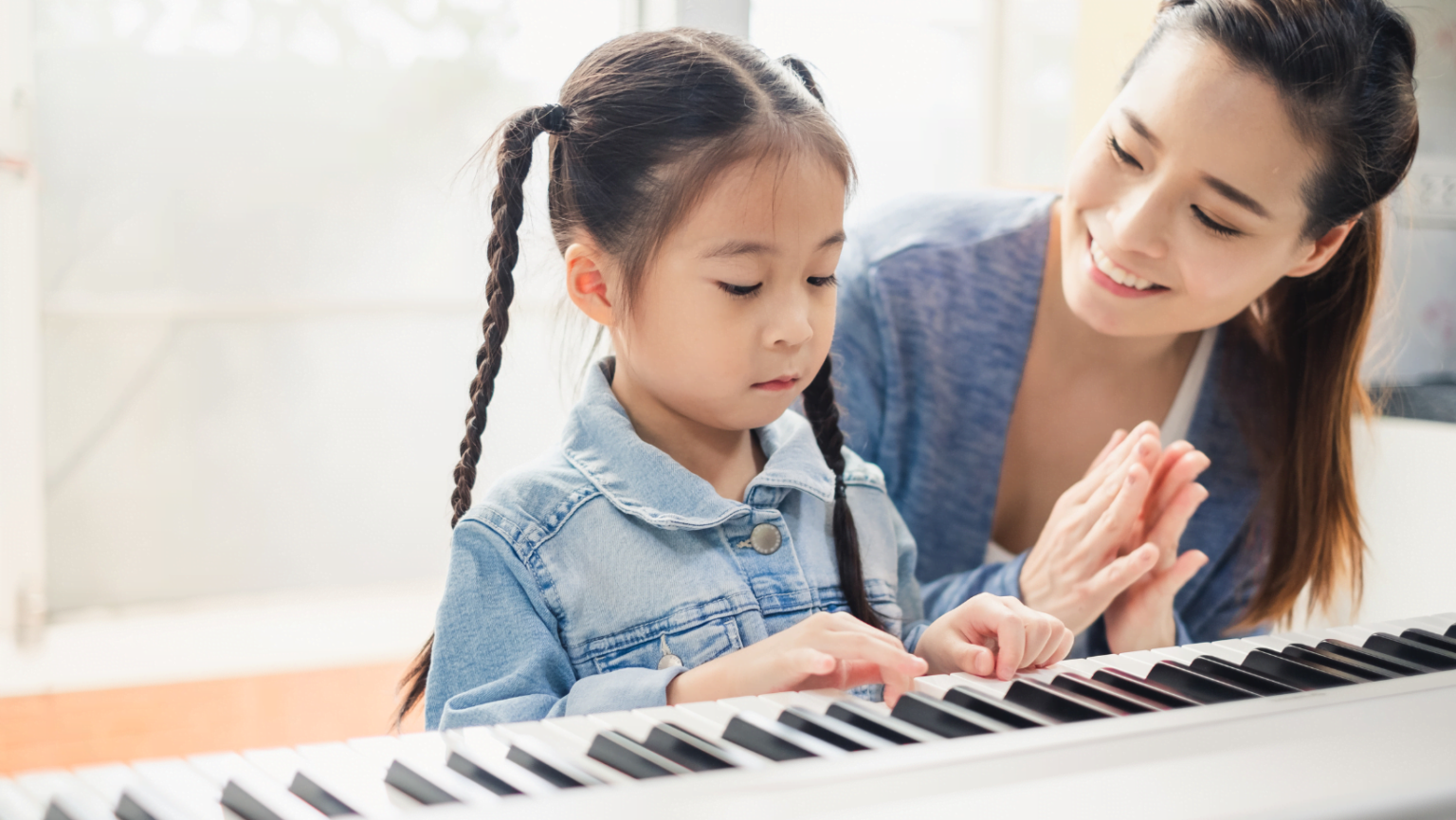 10 Indoor Activities to Do with Your Kids ️ Worldwide Creativity